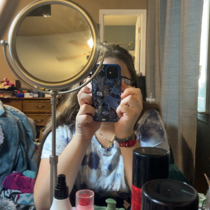 Ellie🤍 (@elliespires) | Snapchat Stories, Spotlight & Lenses