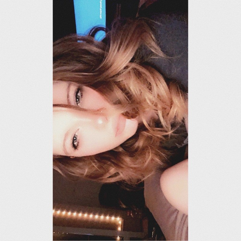 ellie (@elliotlovezyouz) | Snapchat Stories, Spotlight & Lenses