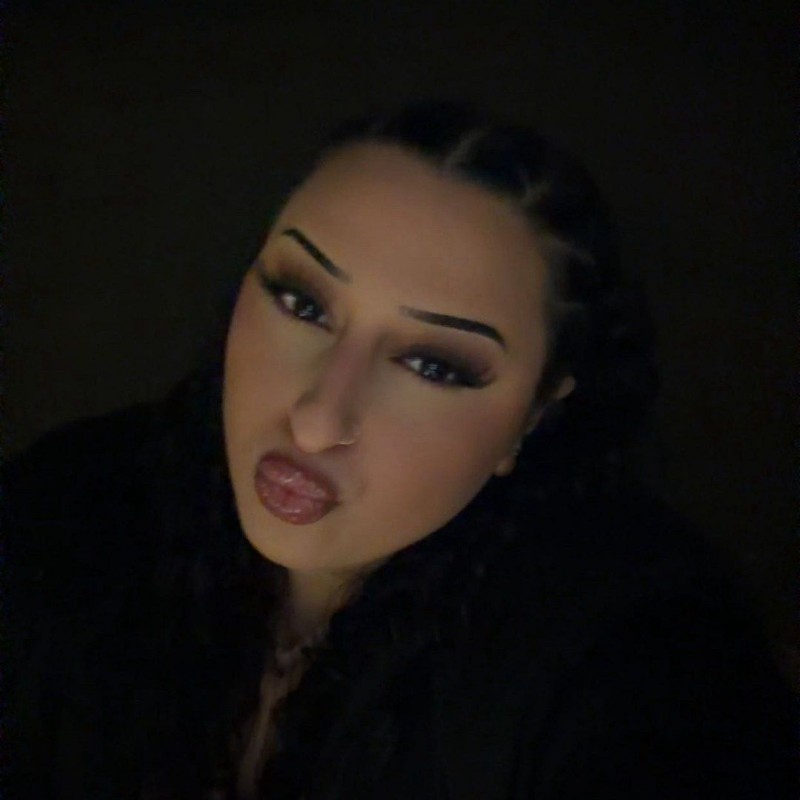 Elnara (@elnara.szr) | Snapchat Stories, Spotlight & Lenses