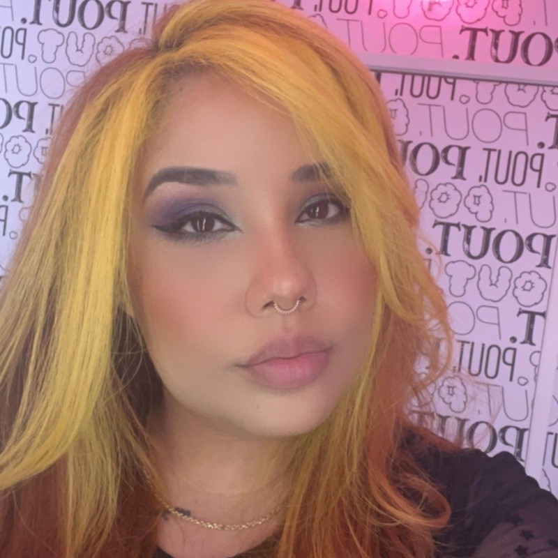 Elva Rivera (@elvastefanietat) | Snapchat Stories, Spotlight & Lenses
