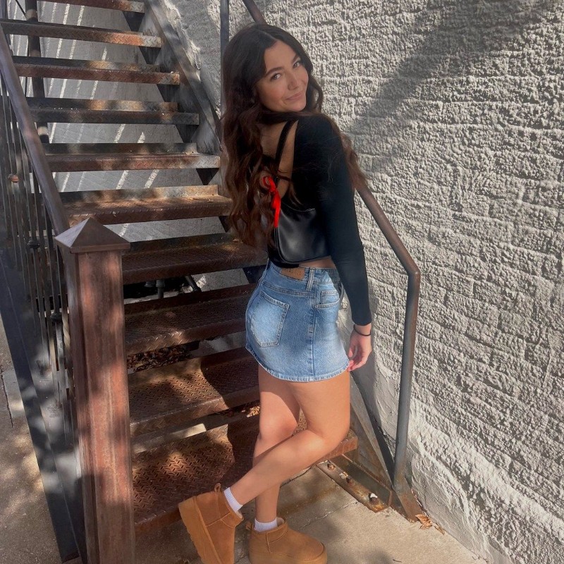 Elyssa Waple (@elyssawaple) | Snapchat Stories, Spotlight & Lenses