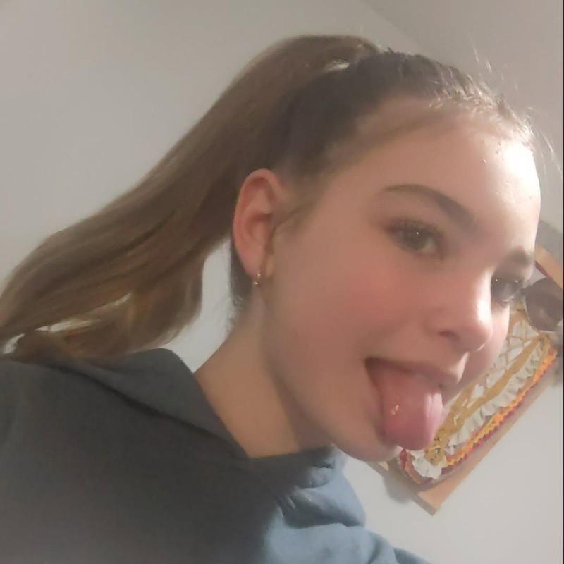 Emerald (@emerald.halle) | Snapchat Stories, Spotlight & Lenses