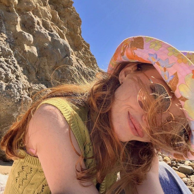 مصممة دعوات الاكترونيه📥 (@emily-design) | Snapchat Stories, Spotlight ...