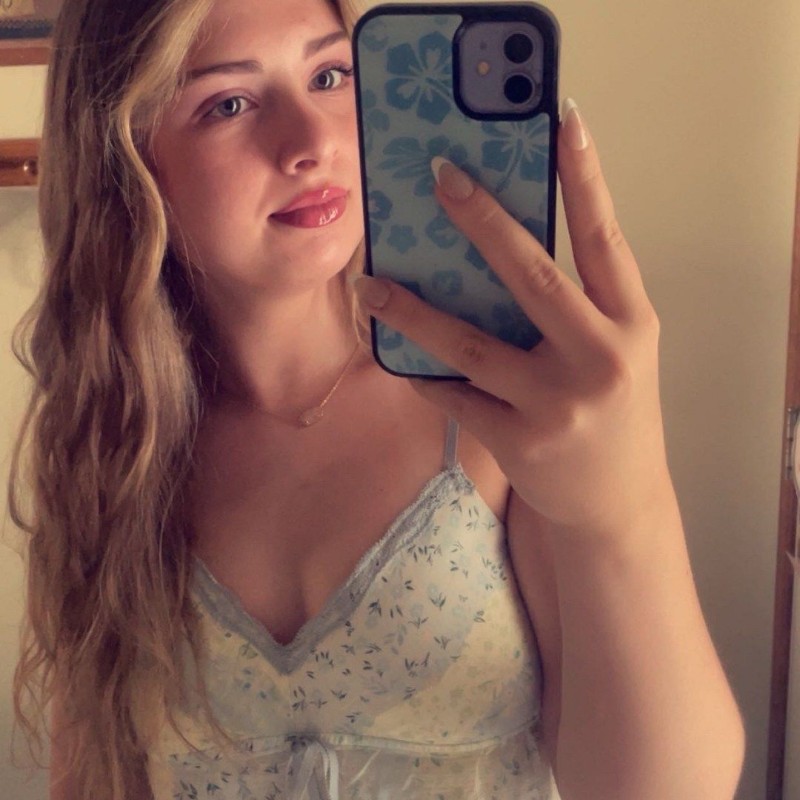 Emily Ebert (@emily-ebert) | Snapchat Stories, Spotlight & Lenses