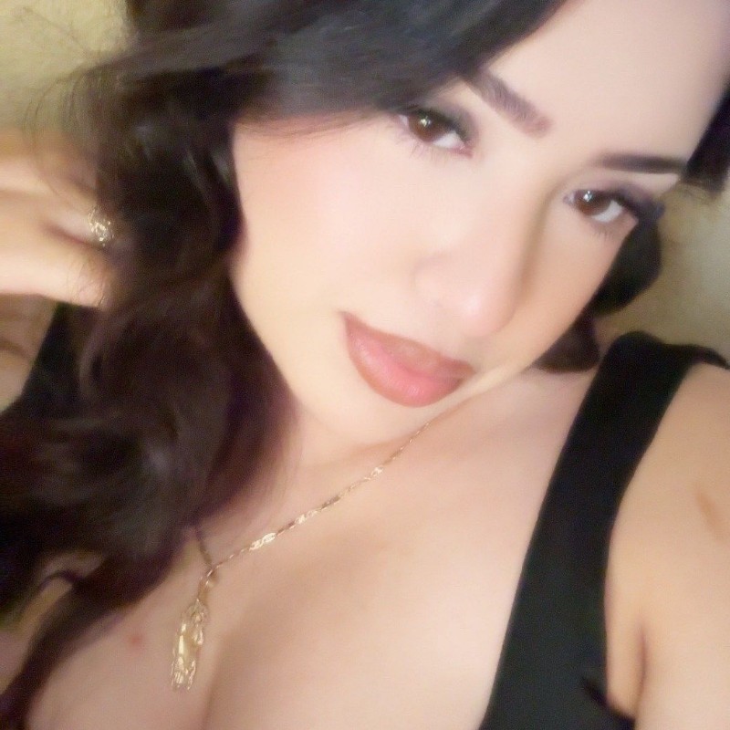 emily cedeno🩷(@emilyycedeno) | เรื่องราว Snapchat ตลอดจน Spotlight และเลนส์