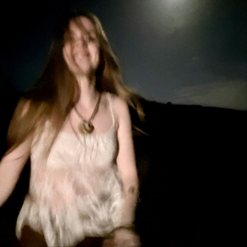 em(@emilyyeloise) | เรื่องราว Snapchat ตลอดจน Spotlight และเลนส์