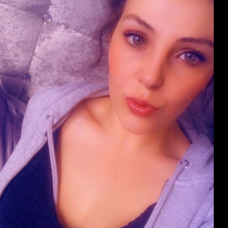 Leyla ️ (@emma-leyla) | Snapchat Stories, Spotlight & Lenses