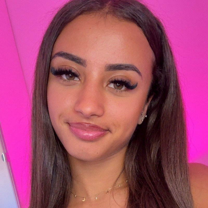 Emma Besonn (@emma.beson) | Snapchat Stories, Spotlight & Lenses