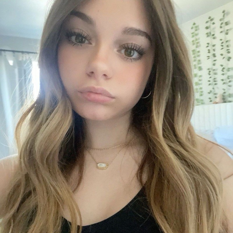 Emma Stone (@emmaastone_e) | Snapchat Stories, Spotlight & Lenses
