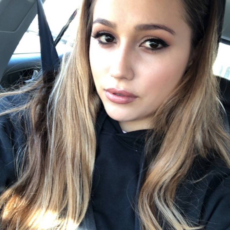 Emma Olsen (@emmaolsen) | Snapchat Stories, Spotlight & Lenses