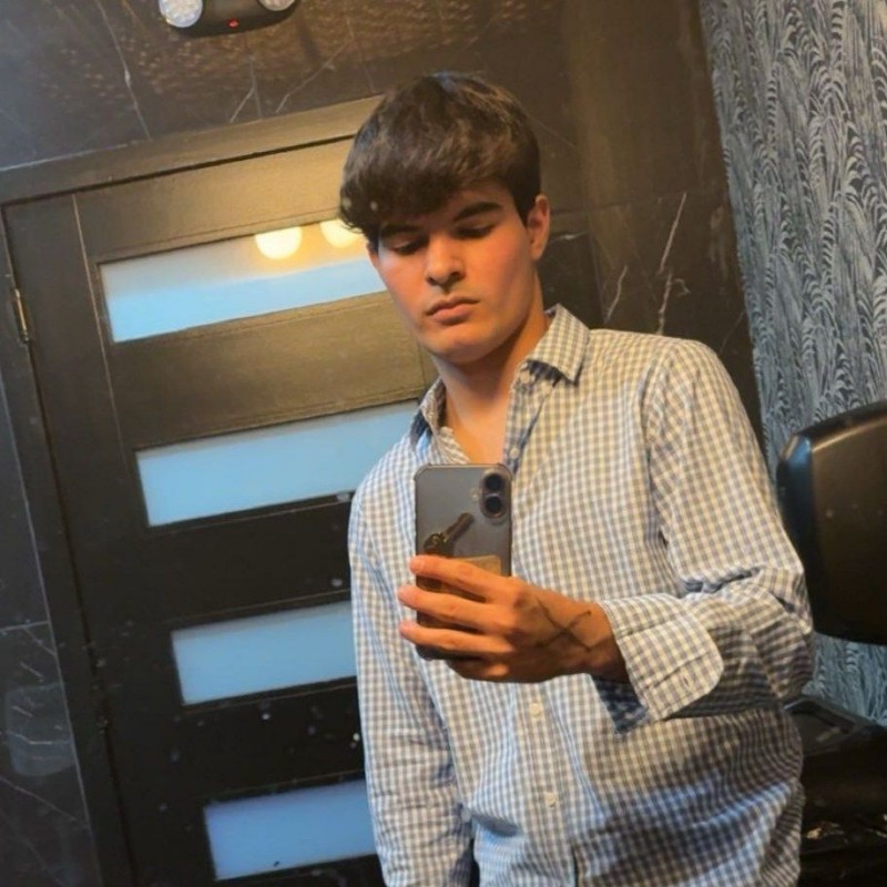 Eric (@eric2022h) | Snapchat Stories, Spotlight and Lenses