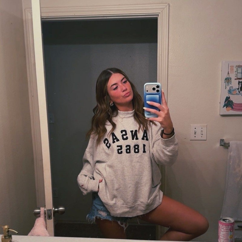 erin tate:) (@erin.tatee) | Snapchat Stories, Spotlight & Lenses