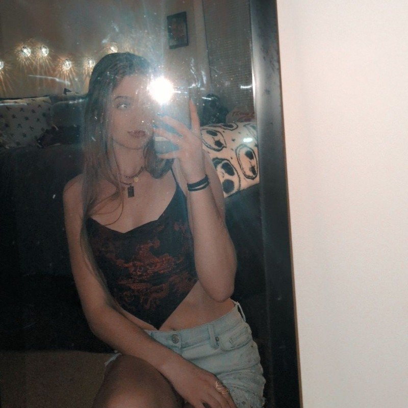 Erin 💎 (@erin.tolerton) | Snapchat Stories, Spotlight & Lenses