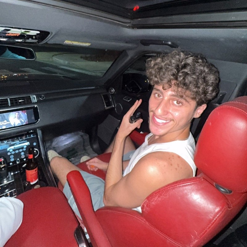 essa zagha (@essazaghaa) | Snapchat Stories, Spotlight & Lenses