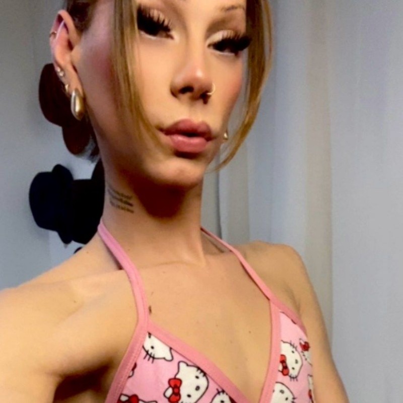 Your favorite candy 🍭 (@estevan88190) | Snapchat Stories, Spotlight ...