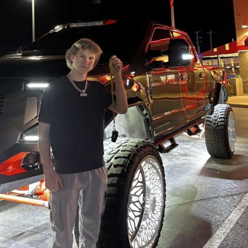 Ethan (Bobo) Leonard (@ethan_leonard04) | Snapchat Stories, Spotlight & Lenses