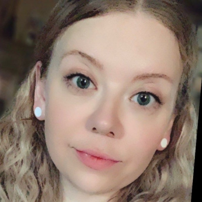 Elizabeth (@ethereaell) | Snapchat Stories, Spotlight & Lenses