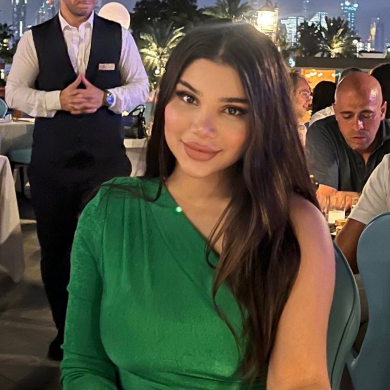 Eva Aziz (@eva_a20228157) | Snapchat Stories, Spotlight & Lenses