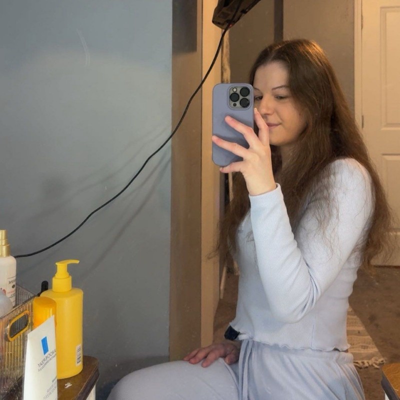 Eva (@evaelizabeth8) | Snapchat Stories, Spotlight & Lenses