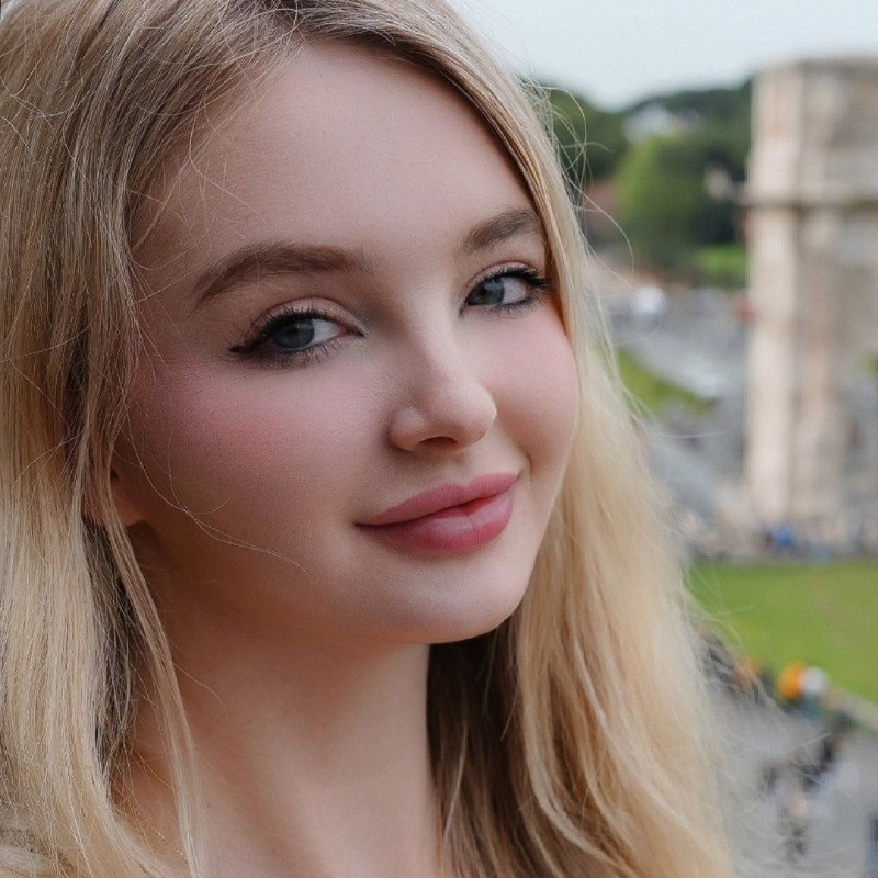 Evie Lee (@evieleemikominx) | Snapchat Stories, Spotlight & Lenses