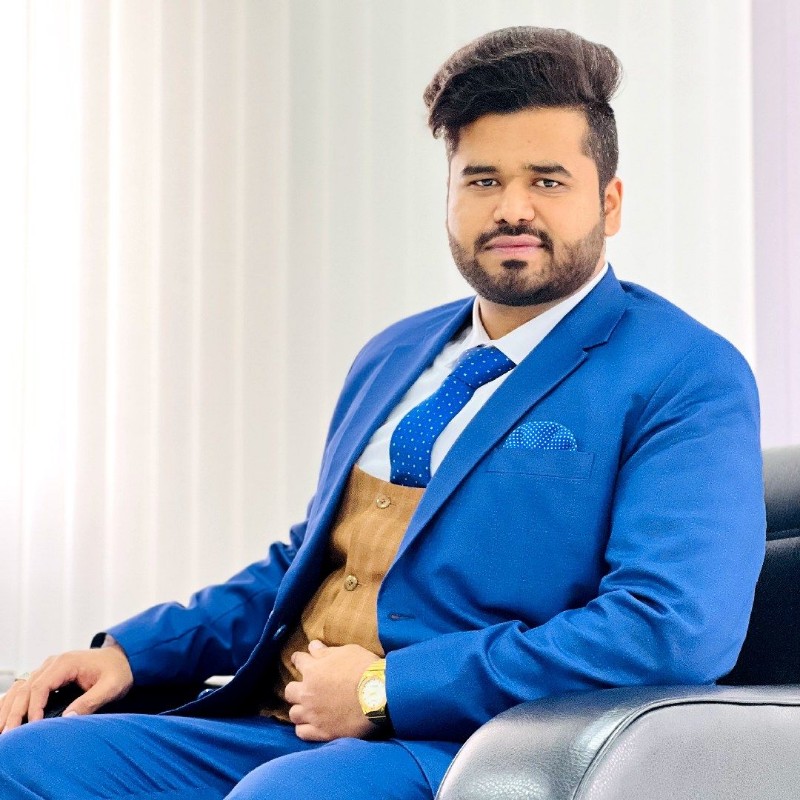 Dr Usama Javed (@eviljutt) | Snapchat Stories, Spotlight & Lenses