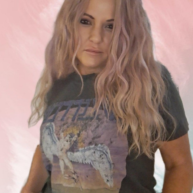 Ezza Louise (@ezza25684) | Snapchat Stories, Spotlight & Lenses