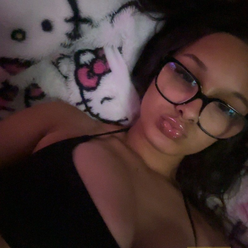 amalia 🩷 (@famous-a316) | Snapchat Stories, Spotlight & Lenses