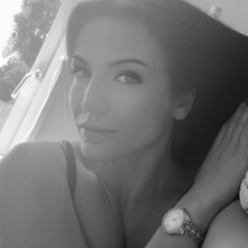 Linda (@fatlindapreteni) | Snapchat Stories, Spotlight & Lenses