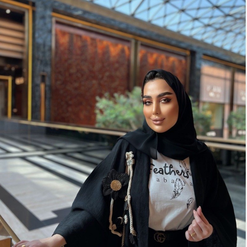 المصممه حصه العارضي🪶 (@feathers.abaya) | Snapchat Stories, Spotlight & Lenses