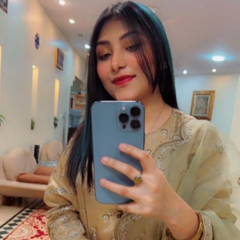 Fizza🍓 (@fizza_nayyer) | Snapchat Stories, Spotlight & Lenses