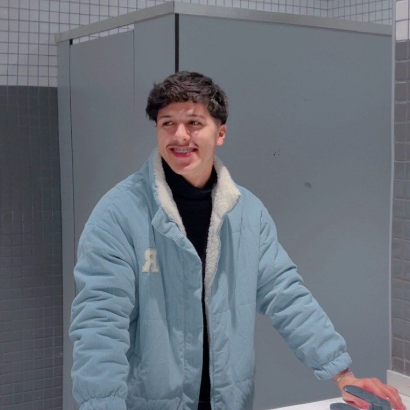 ﮼عمر ﮼الجبور (@flz_44) | Snapchat Stories, Spotlight & Lenses