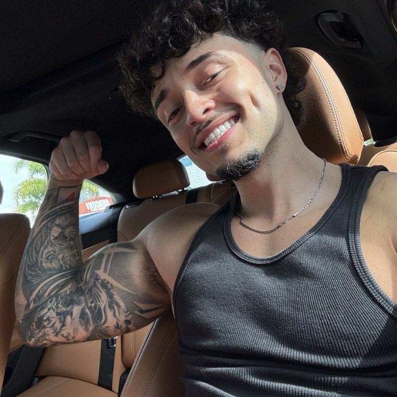 Andrew Aguilar (@foreverdruu) | Snapchat Stories, Spotlight & Lenses