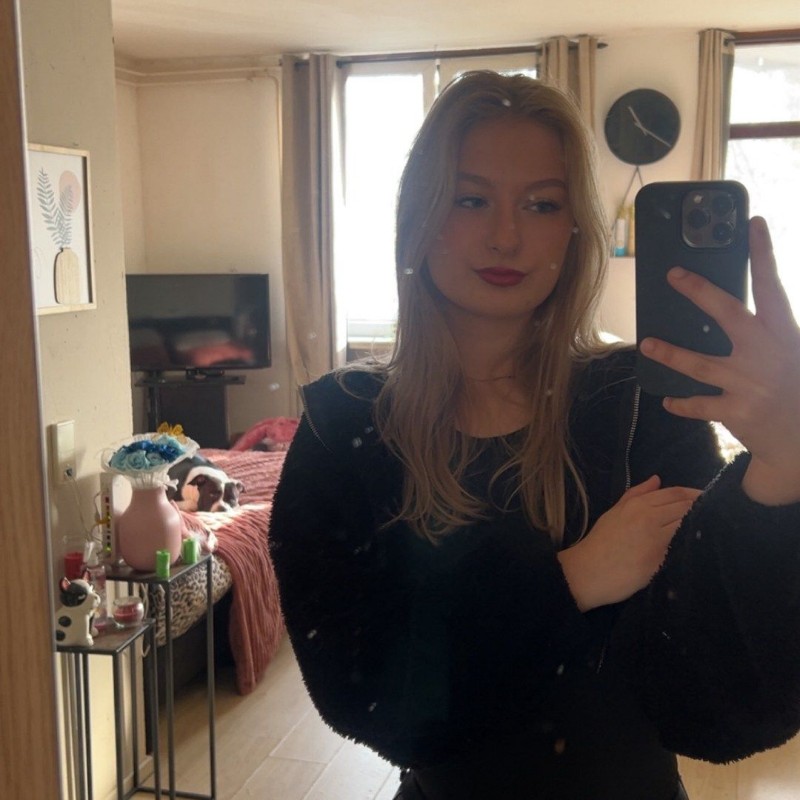 𝑭𝒓𝒂𝒏𝒄𝒆𝒔 (@francess.gg) | Snapchat Stories, Spotlight & Lenses