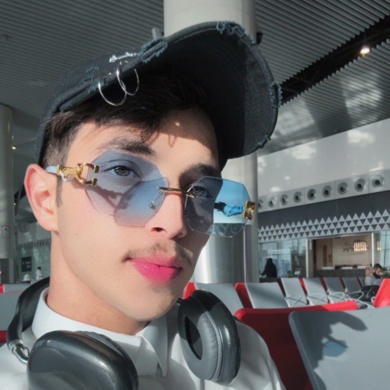 أســامـه 🧸♡ (@fta_72) | Snapchat Stories, Spotlight & Lenses