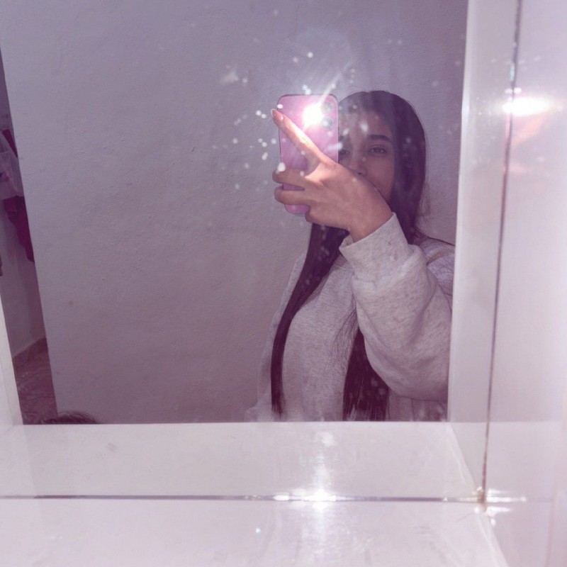 Gabriela† (@gabicati1907) | Snapchat Stories, Spotlight & Lenses