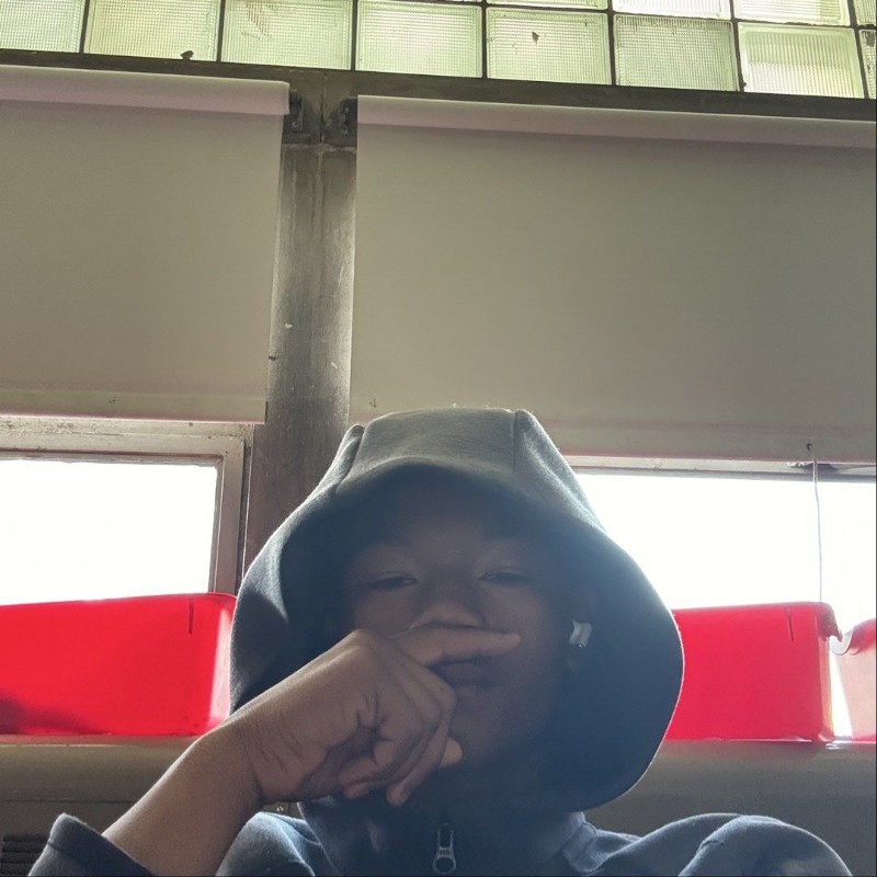 George Sims (@george_sims7504) | Snapchat Verhalen, Spotlight en Lenzen