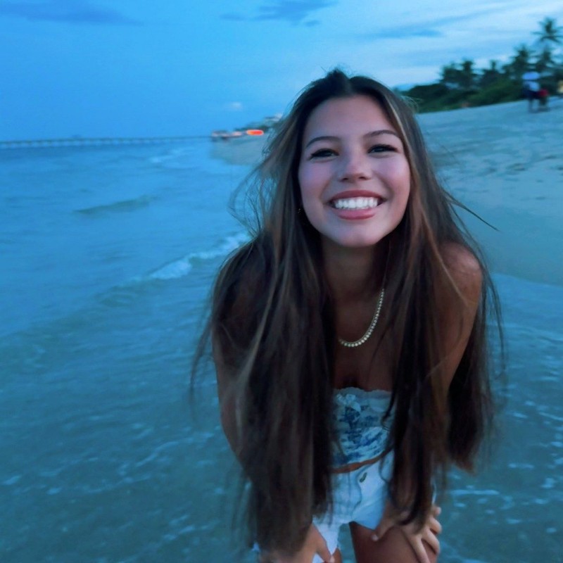 gia (@gia.foreman) | Snapchat Stories, Spotlight & Lenses