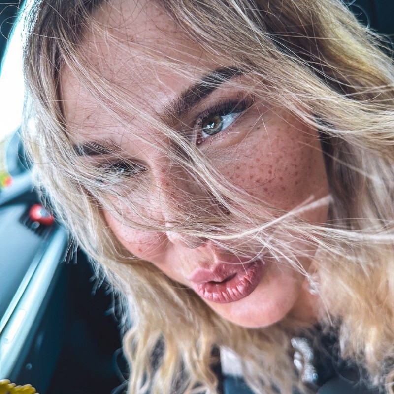 Giny (@gina.ruhl) | Snapchat Stories, Spotlight & Lenses