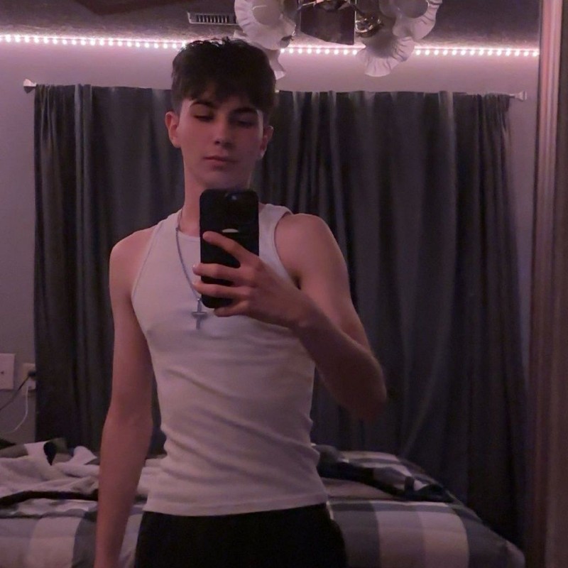 Giovanni (@gio.sanchez4820) | Snapchat Stories, Spotlight & Lenses