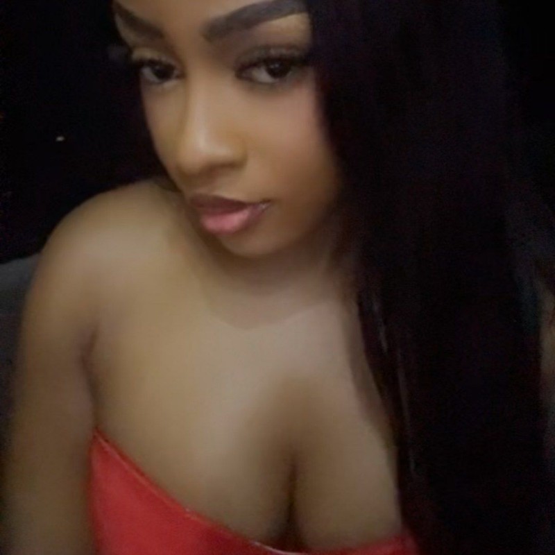ZEE (@goddess_zara) | Snapchat Stories, Spotlight & Lenses