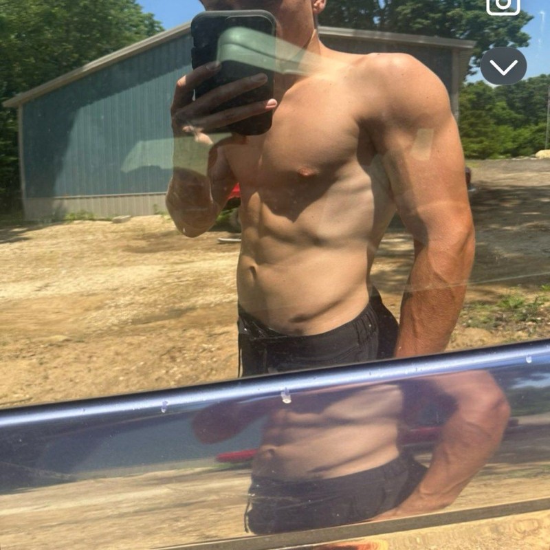 Dylan (@goliath-gambino) | Snapchat Stories, Spotlight & Lenses