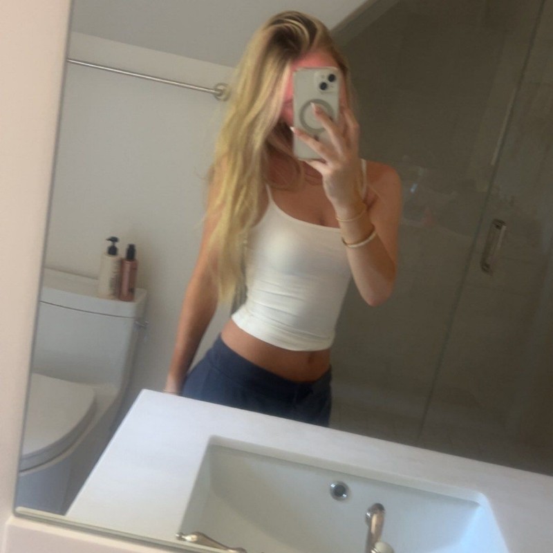grace (@grace_8881) | Snapchat Stories, Spotlight & Lenses