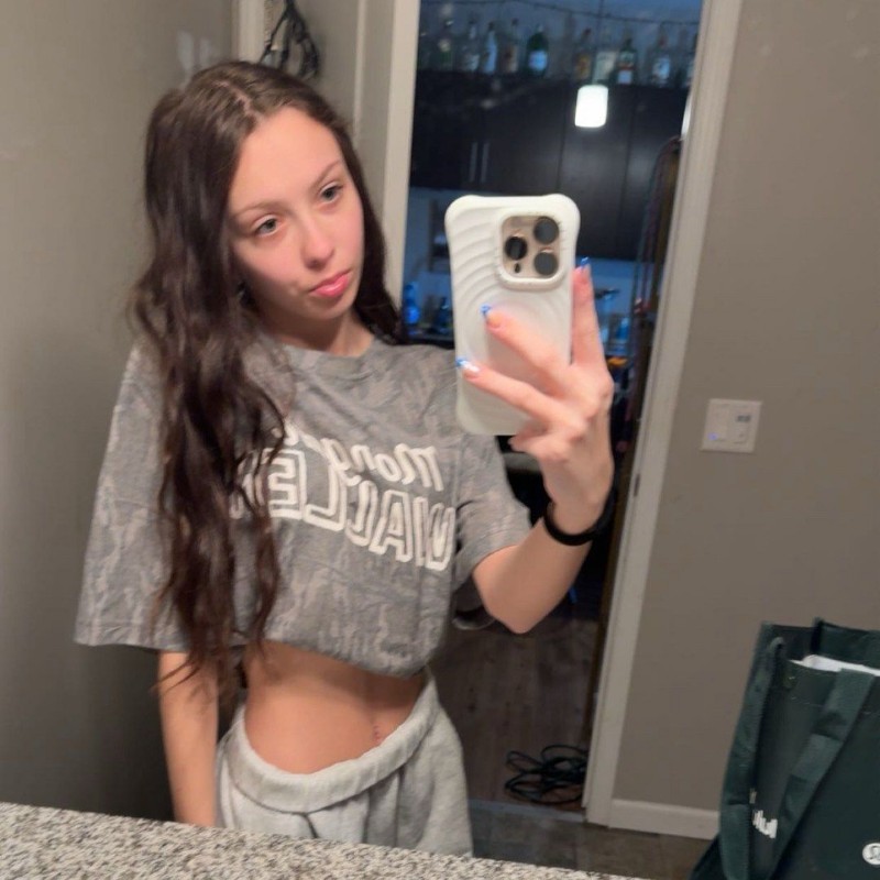 grace (@grace_dmytruk) | Snapchat Stories, Spotlight & Lenses