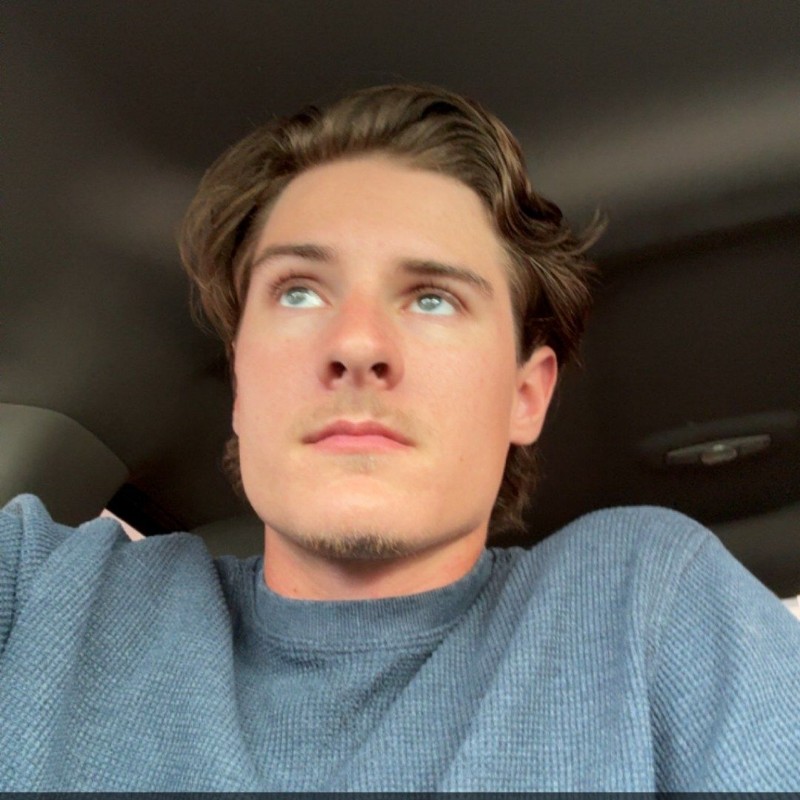 Drew Burt🃏 (@granny.mctranny) | Snapchat Stories, Spotlight & Lenses