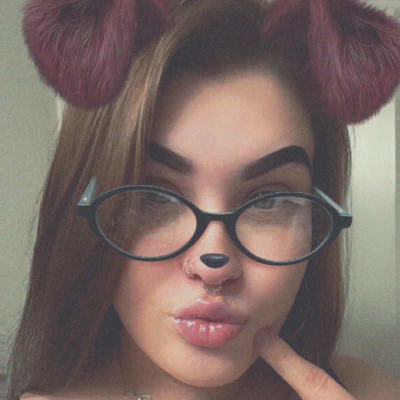 Becca Wolf🐺🩶 (@greeneyedevil03) | Snapchat Stories, Spotlight & Lenses