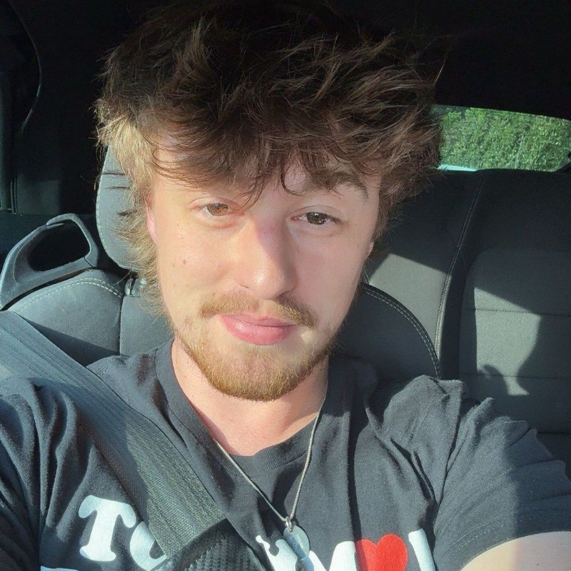 Garrett Sampson (@gsamp.official) | Snapchat Stories, Spotlight & Lenses