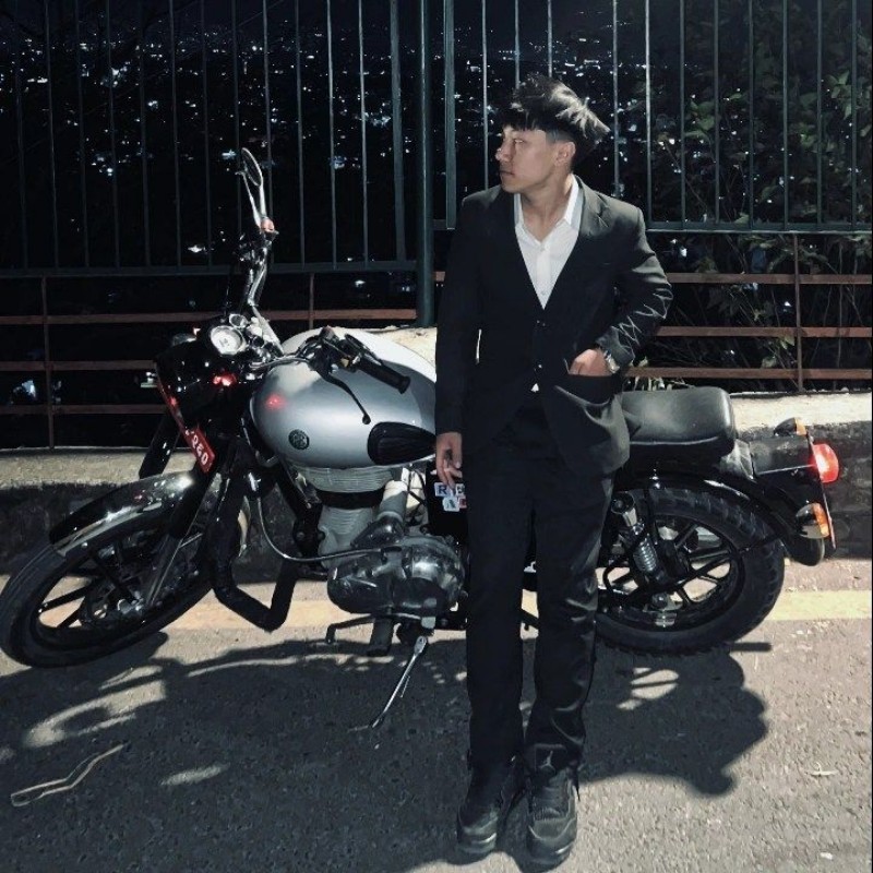 Gyalzen Sherpa (@gyaljen07) | Snapchat Stories, Spotlight & Lenses