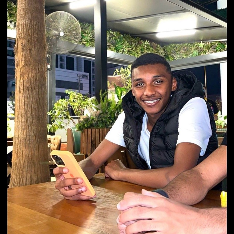 حمدان المطيري 🇰🇼💙 (@h_1500mt) | Snapchat Stories, Spotlight & Lenses