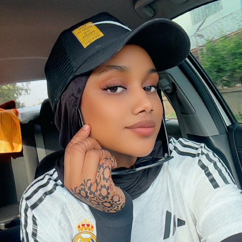 Habibat Muhammad amin (@habibat_202) | Snapchat Stories, Spotlight & Lenses