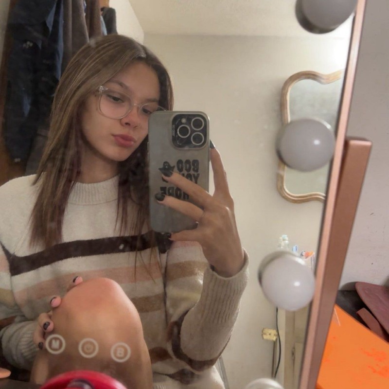 Hailey Collins🤗 (@haileycollins_2) | Snapchat Stories, Spotlight & Lenses